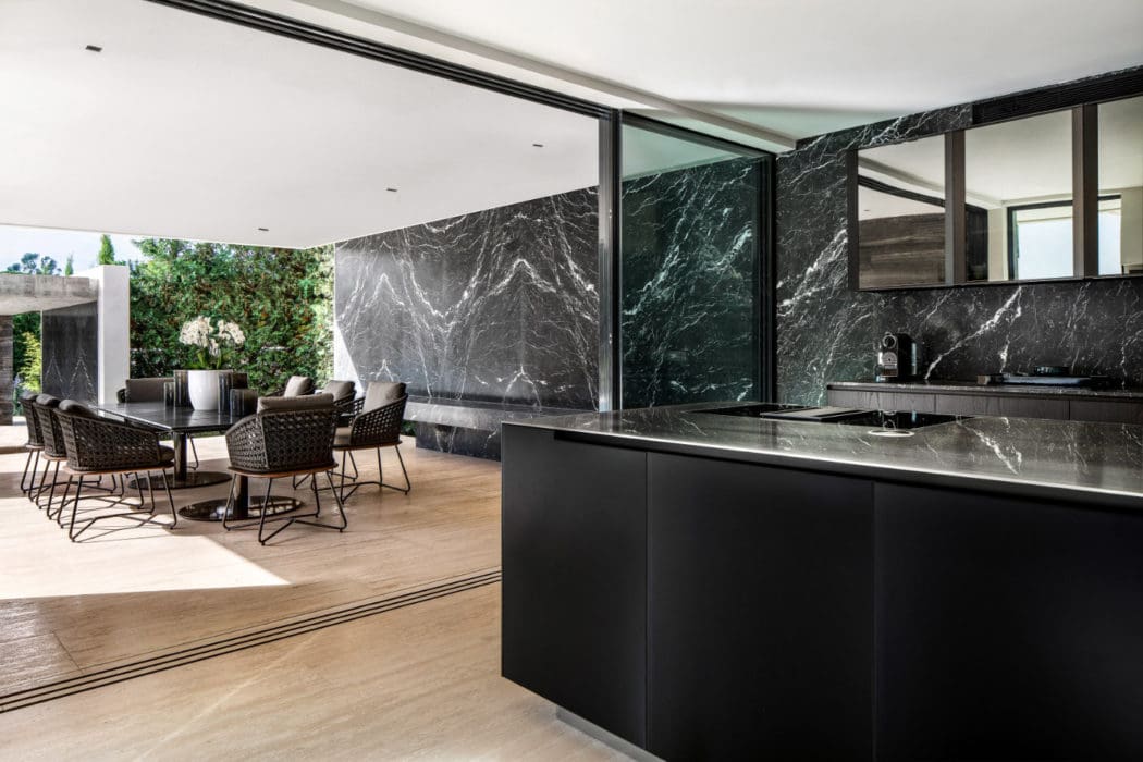 Le Pine, une maison familiale à Saint-Tropez à l’architecture ...